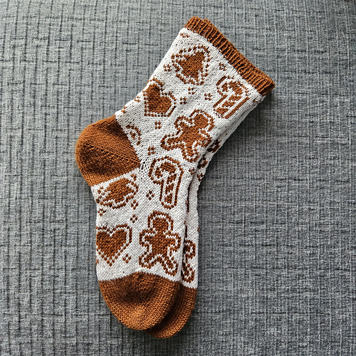 Ravelry: Pepperkakesokker / Gingerbread Socks pattern by Tonje Haugli