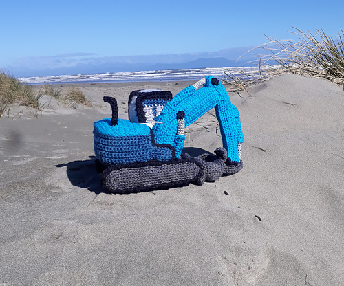 Ravelry: Digger pattern by Jan McKinnon