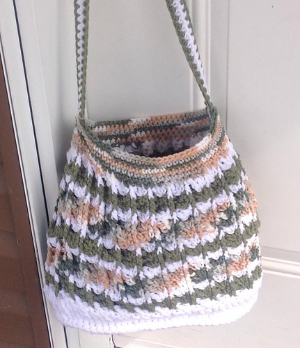 Ravelry: Snappy Tote Bag pattern by Heidi Yates