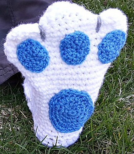 Ravelry: Bunny Feet Slippers pattern by Heidi Yates