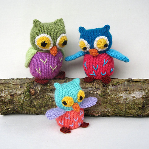 Ravelry: Owl Family pattern by Elizabeth Phillips