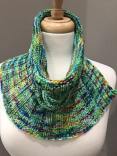 Ravelry: Split Convertible Cowl pattern by Tracie Solarte