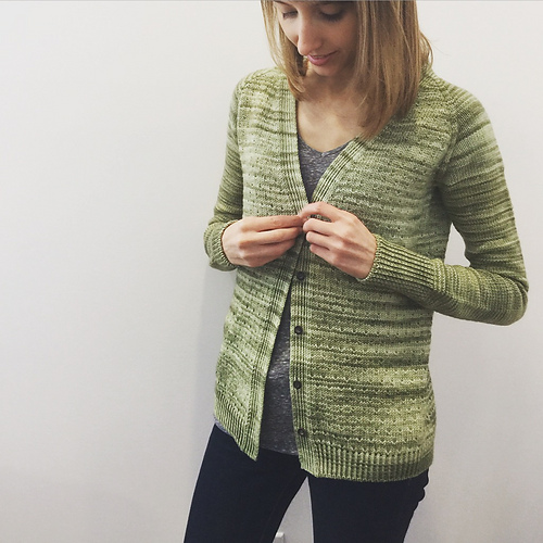 Ravelry: Cardigan Péridot pattern by Tricot Design MCL