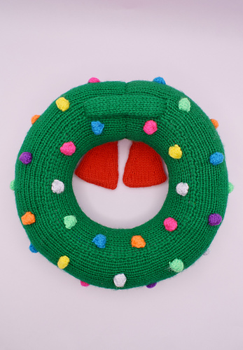Ravelry: Bobble Bauble Christmas Wreath pattern by Trish Roberts ...