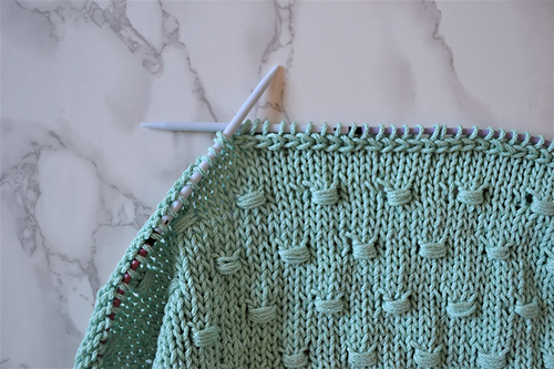 Ravelry: Cute as a Button Baby Blanket pattern by While They Dream