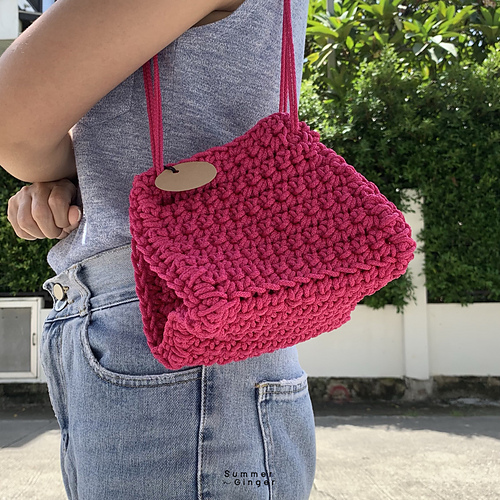 Ravelry: Cubic Bag pattern by Summer Sumpakpisut