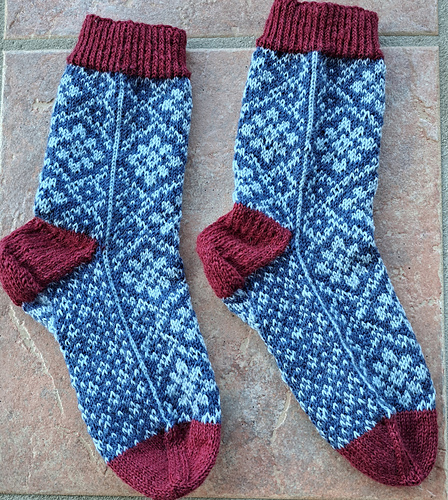 Ravelry: Frosty Flowers Socks pattern by Runningyarn