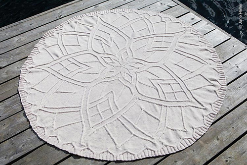 Ravelry: Penta pattern by Christa Giles