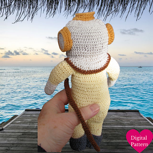 Ravelry: Deep Sea Diver pattern by Two Dogs and a Kat Tales