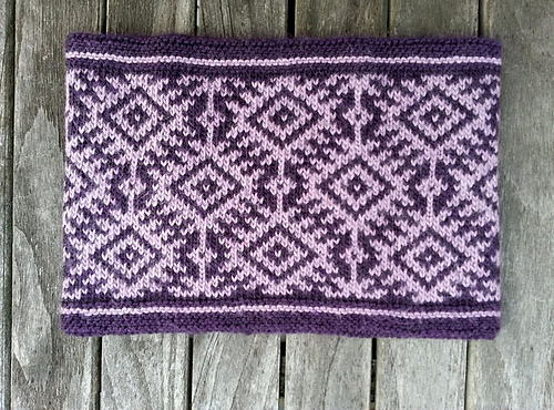 Ravelry: Reversible Fair Isle Cowl pattern by Mary Ann Stephens