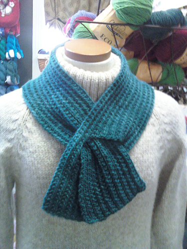 Ravelry: Farrow Rib Keyhole Scarf pattern by Tygher Knits