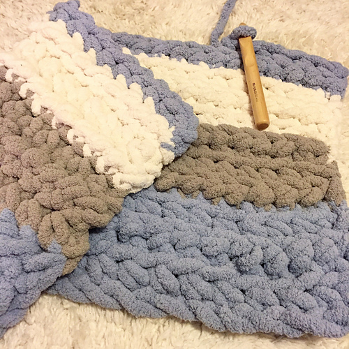 Ravelry: Cloud Fluffy Rug pattern by Tae Nomura