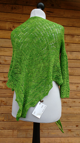 Ravelry: Winged Wrapture pattern by bunnymuff - Mona Zillah
