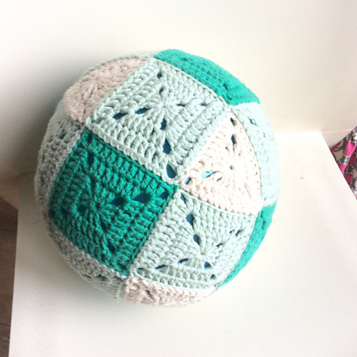 Ravelry: Square and Triangle Ball pattern by Sara Palacios