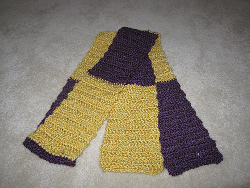 Ravelry: 2-Color Scarf (Crochet) pattern by Lion Brand Yarn