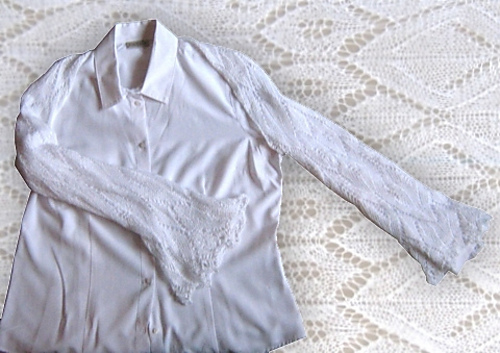 Ravelry: Lace Holly pattern by Susann Hajjar