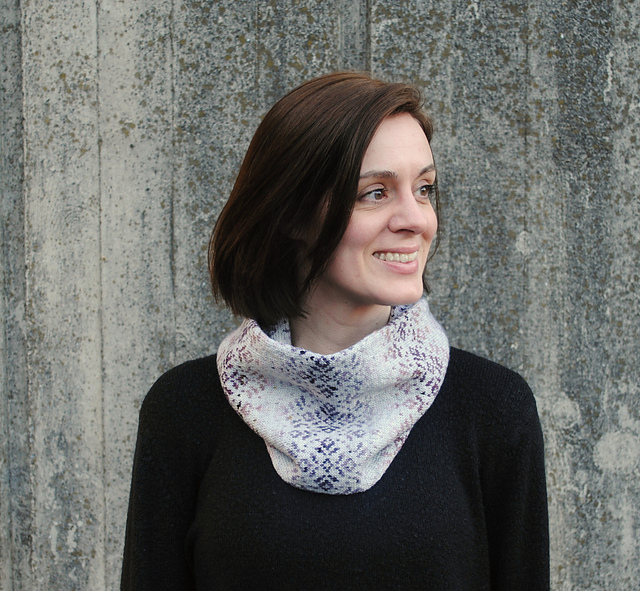 Ravelry: Ashmore Cowl pattern by Rachel Illsley