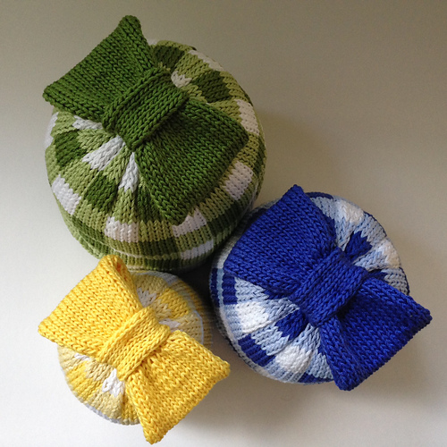 Ravelry: Gertrude's Gingham Hat pattern by Amy Tozer