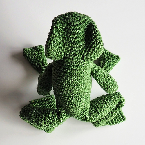 Ravelry: Freddy the Frog pattern by Diana Limpens
