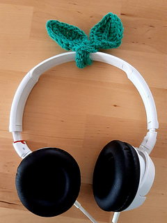 Ravelry: Leaf Sprout for headphones pattern by WhiteChoco Crochet