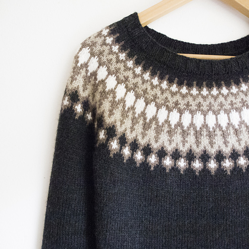Ravelry: Treysta pattern by Jennifer Steingass