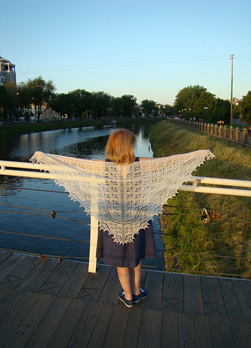 Ravelry: Blooming Apple-Tree Shawl pattern by Lyubov Smelova