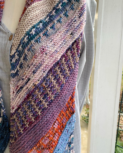 Ravelry: Victorian Winter Wonderland Scarf pattern by Vanessa Ewing