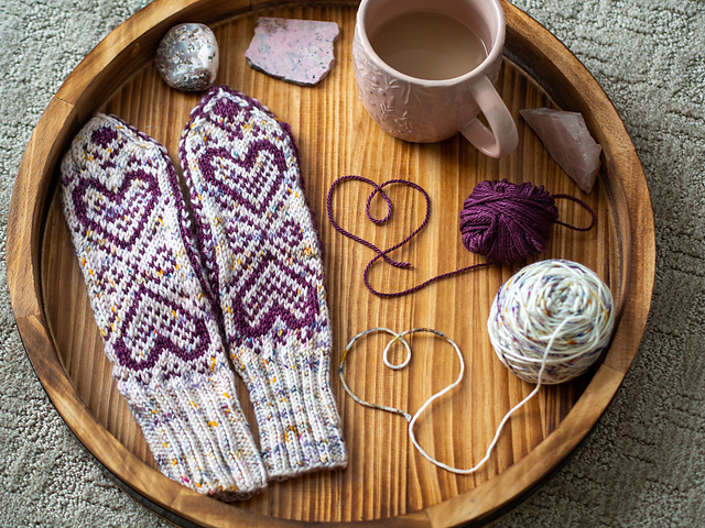 Ravelry: Fairy Tale Love Mittens pattern by Vanessa Ewing