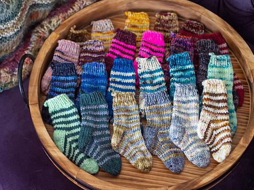 Ravelry: Yuletide Mini Sock Advent pattern by Vanessa Ewing