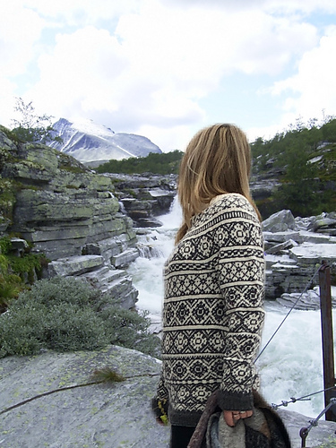 Ravelry: Classical Mountain Rose Sweater pattern by Anne Merete Fjeld ...