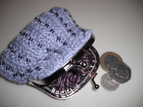 Ravelry: Ribbed and beaded coin purse pattern by Agrarian Artisan