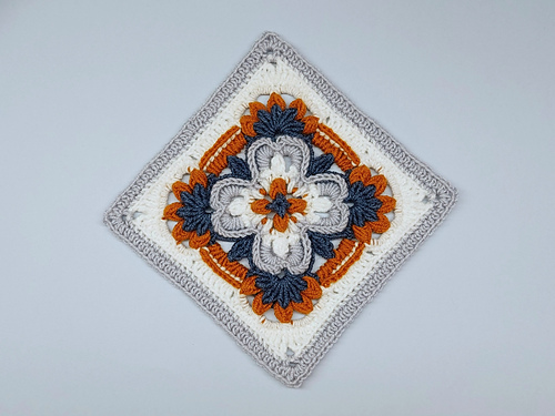 Ravelry: 366 days of granny squares / Day 106 pattern by Veronika Liachovic