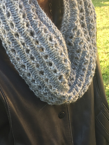 Ravelry: Eyelet Cowl pattern by Virginia Davlin