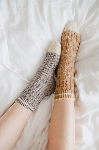 Ravelry: LUDO socks pattern by vert knit