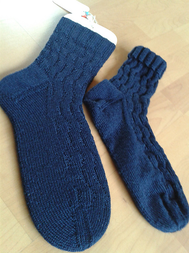 Ravelry: Wavy Socks pattern by Bettina Cross
