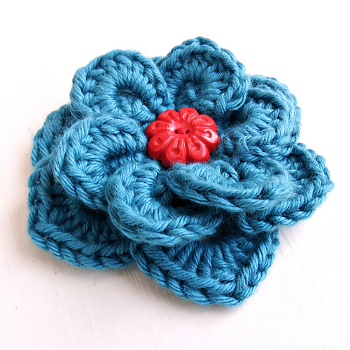Ravelry: Overlapping petal flower pattern by Ali Burdon