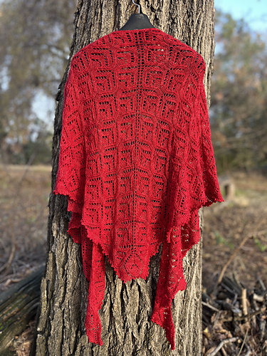 Ravelry: Ogee Flow Shawl pattern by verybusymonkey