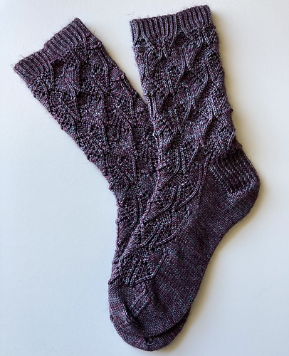 Ravelry: Integral socks pattern by verybusymonkey