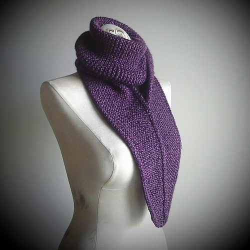 Ravelry: The Simple Thing pattern by Melina Brell