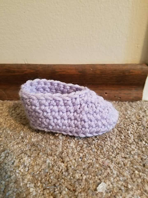 Ravelry: Basic Baby Slippers pattern by Jacqueline Victor