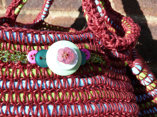 Ravelry: Dazzle Berry Handbag pattern by Victoria Stott