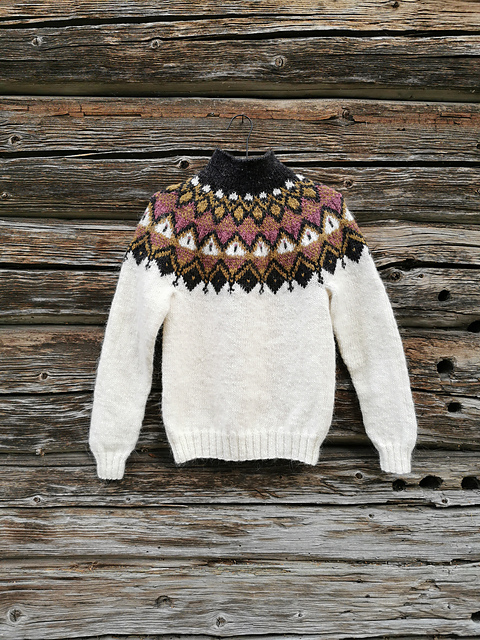 Ravelry: Palatsineule Lite pattern by Heli Nikula