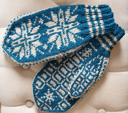 Ravelry: Korsrose (Påske 2019) pattern by Jørgen Johnsen