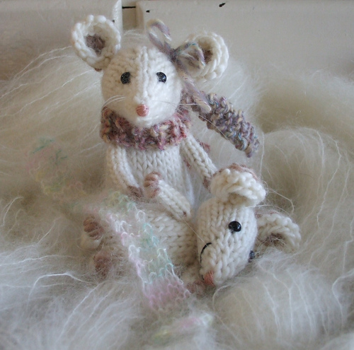 Ravelry: Mouse pattern by ViolaSueKnits
