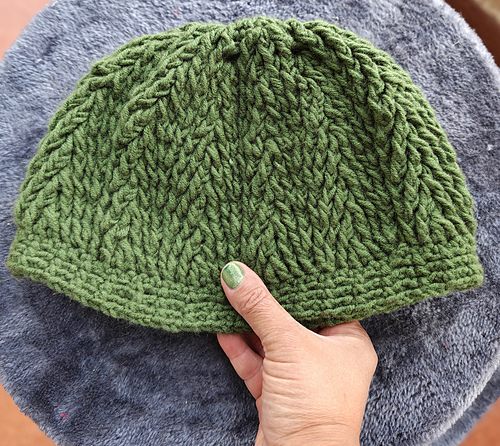 Ravelry: Wintergreen Beanie pattern by Viva