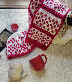 Ravelry: Berry Rush Scarf pattern by Viva