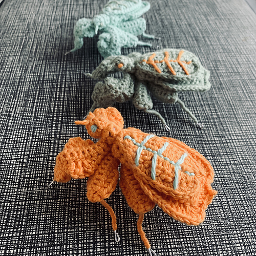 Ravelry: Leaf Insects pattern by Vanessa Mooncie