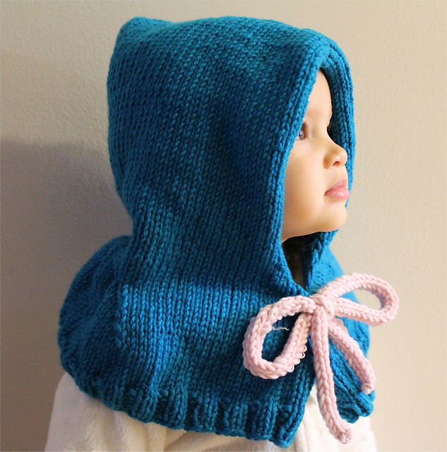 Ravelry: The Hooded Collar pattern by Vanessa Cayton