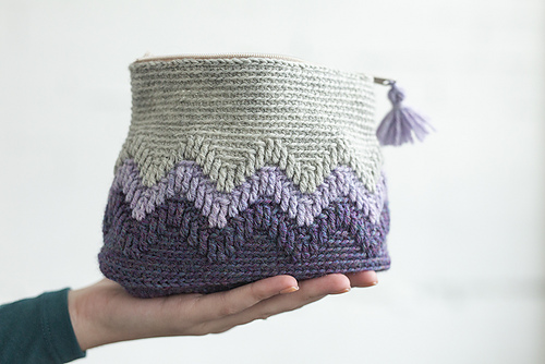 Ravelry: Reflection Pouch pattern by Ilaria Caliri (aka airali)