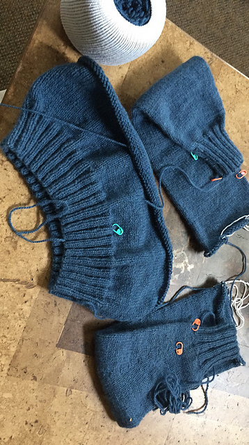 Ravelry: wesben's Wonderful Wallaby w/stand-up collar